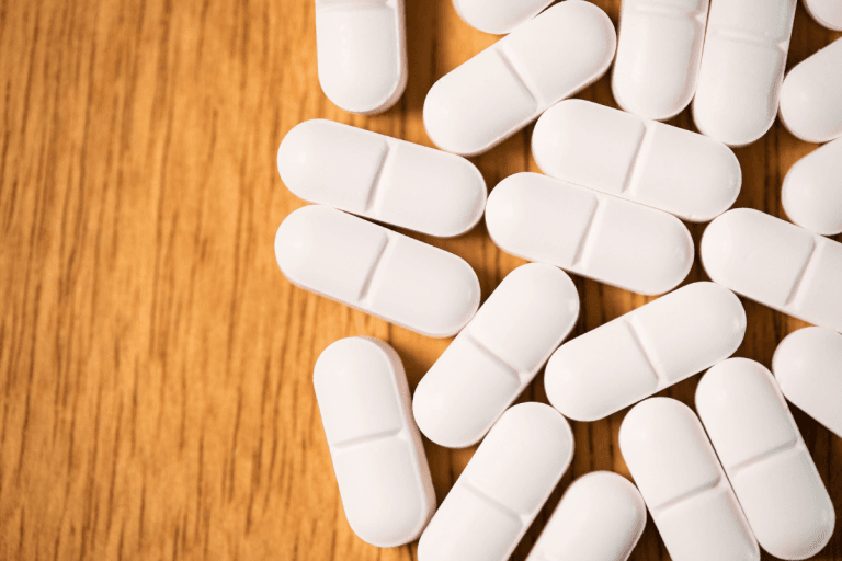 Xarelto vs Apixaban: Uses, Side Effects, Differences